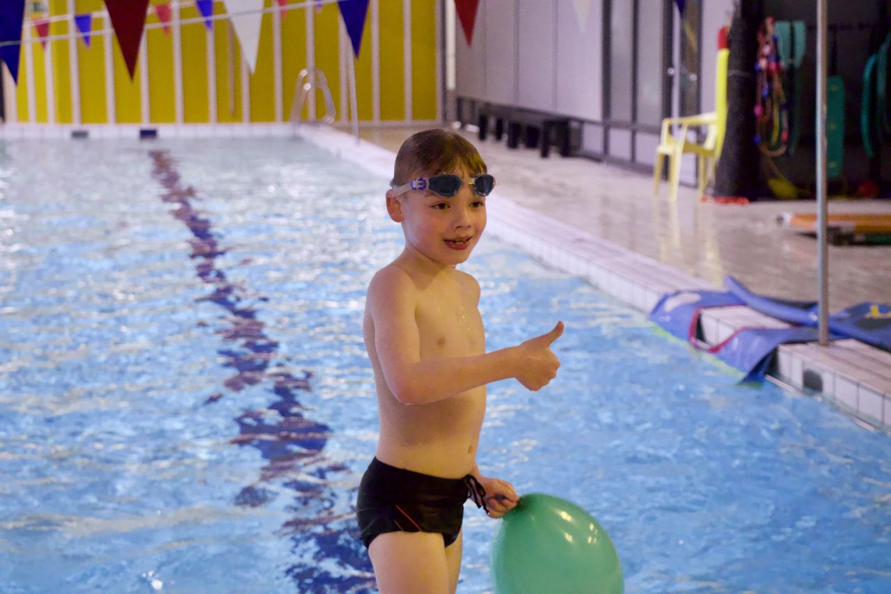 Innovative swimming lessons – Diploma event in Dutch Dolphin Swimming ...